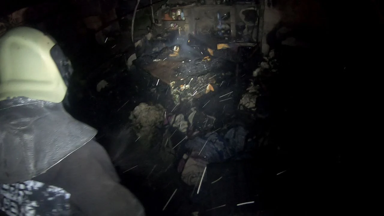 Fire destroys two IDP tents in W. Idlib, March 22, 2024